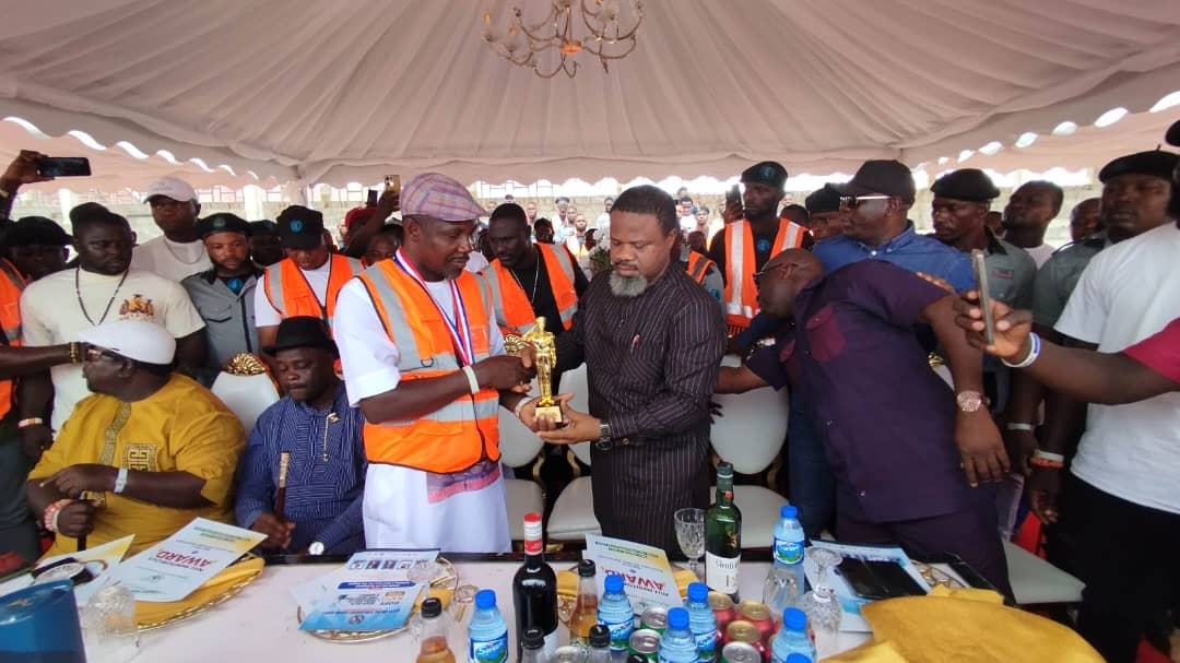 OIL THEFT: NUJ CONFERS MERITORIOUS INTERNAL SECURITY AWARD ON TOMPOLO ...